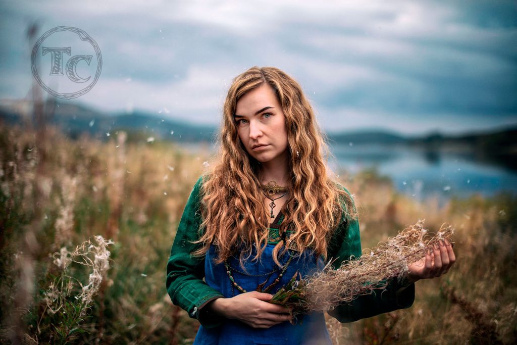 Puustikki & TuoniCoru - Kaulakoru Lykill